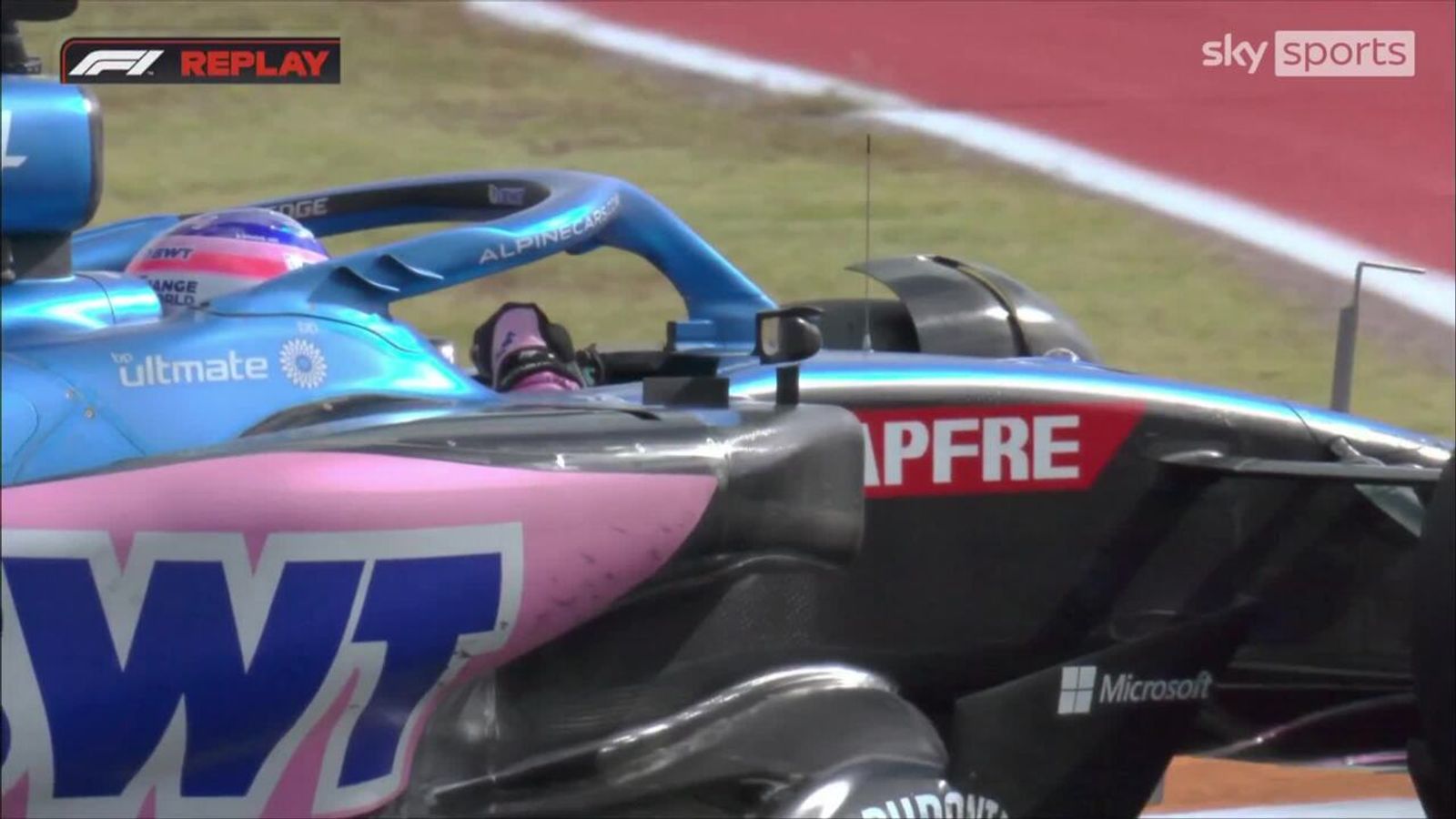 Fernando Alonso overtakes Kevin Magnussen but loses his wing mirror ...