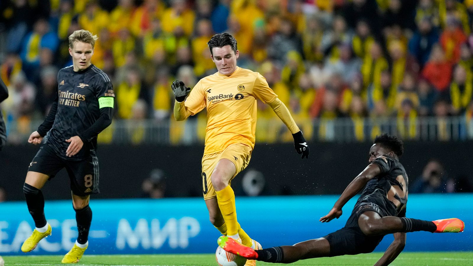 Bodo/Glimt 0-1 Arsenal: Bukayo Saka's lucky header gives Arsenal ...