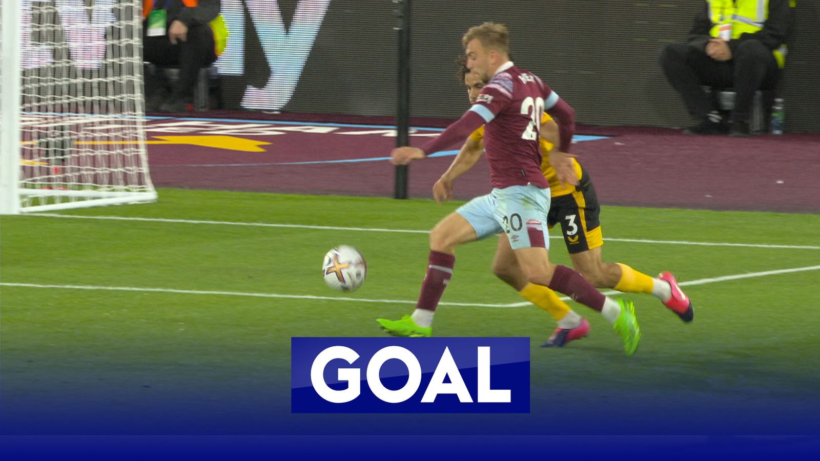 Bowen's ruthless finish doubles West Ham's lead! | Football News | Sky ...