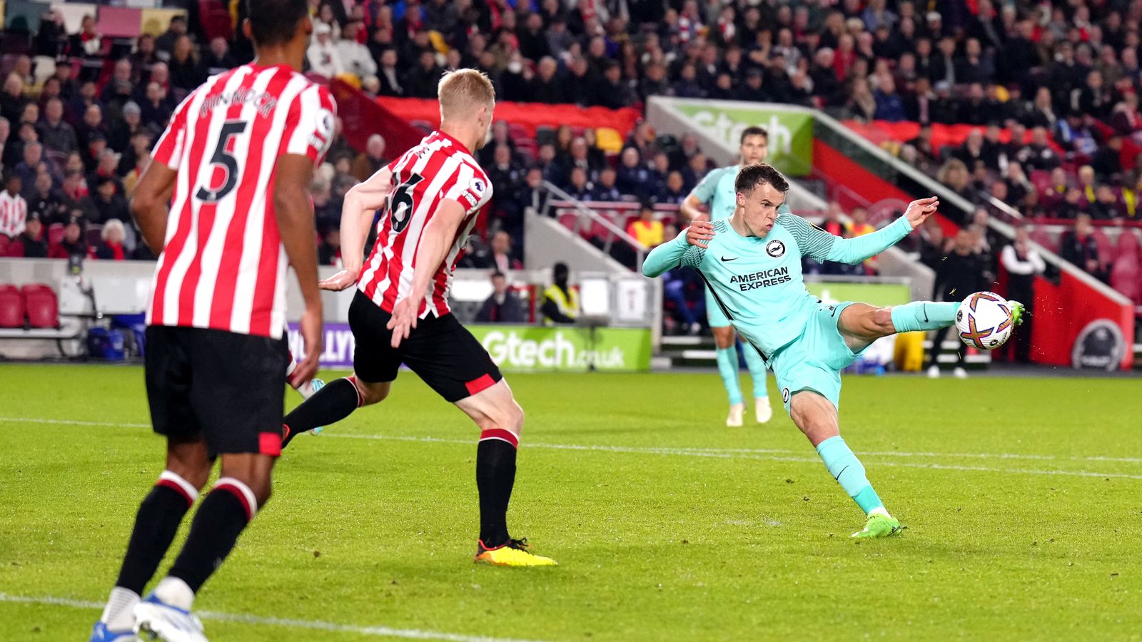 Brentford 2 0 Brighton Ivan Toney Scores Twice As Bees Move Up To
