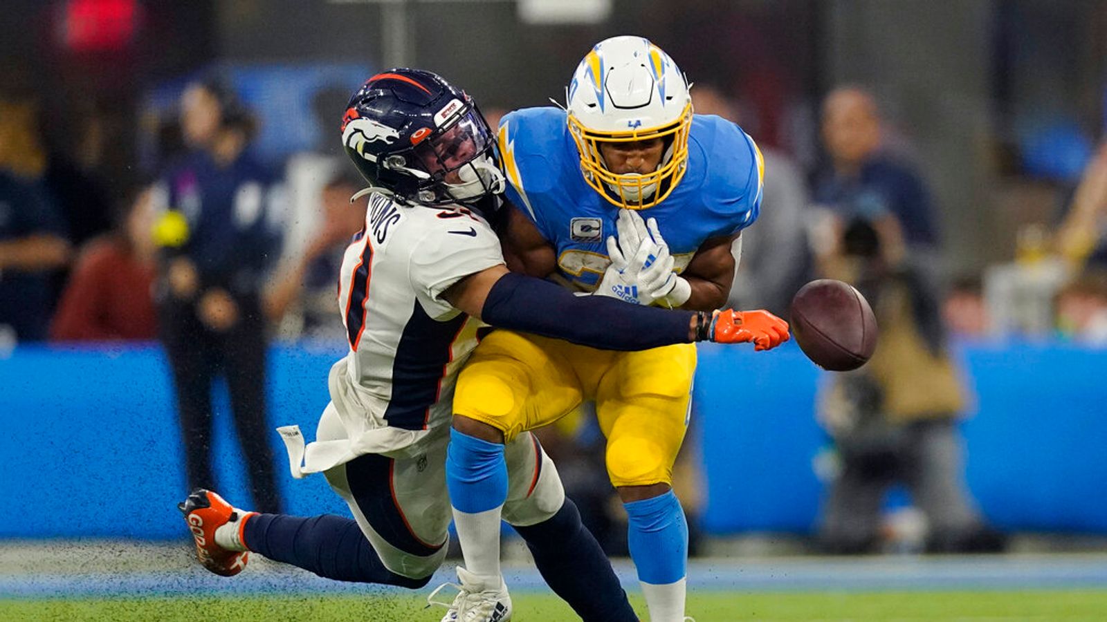 Denver Broncos 16-19 Los Angeles Chargers: Russell Wilson's Broncos ...