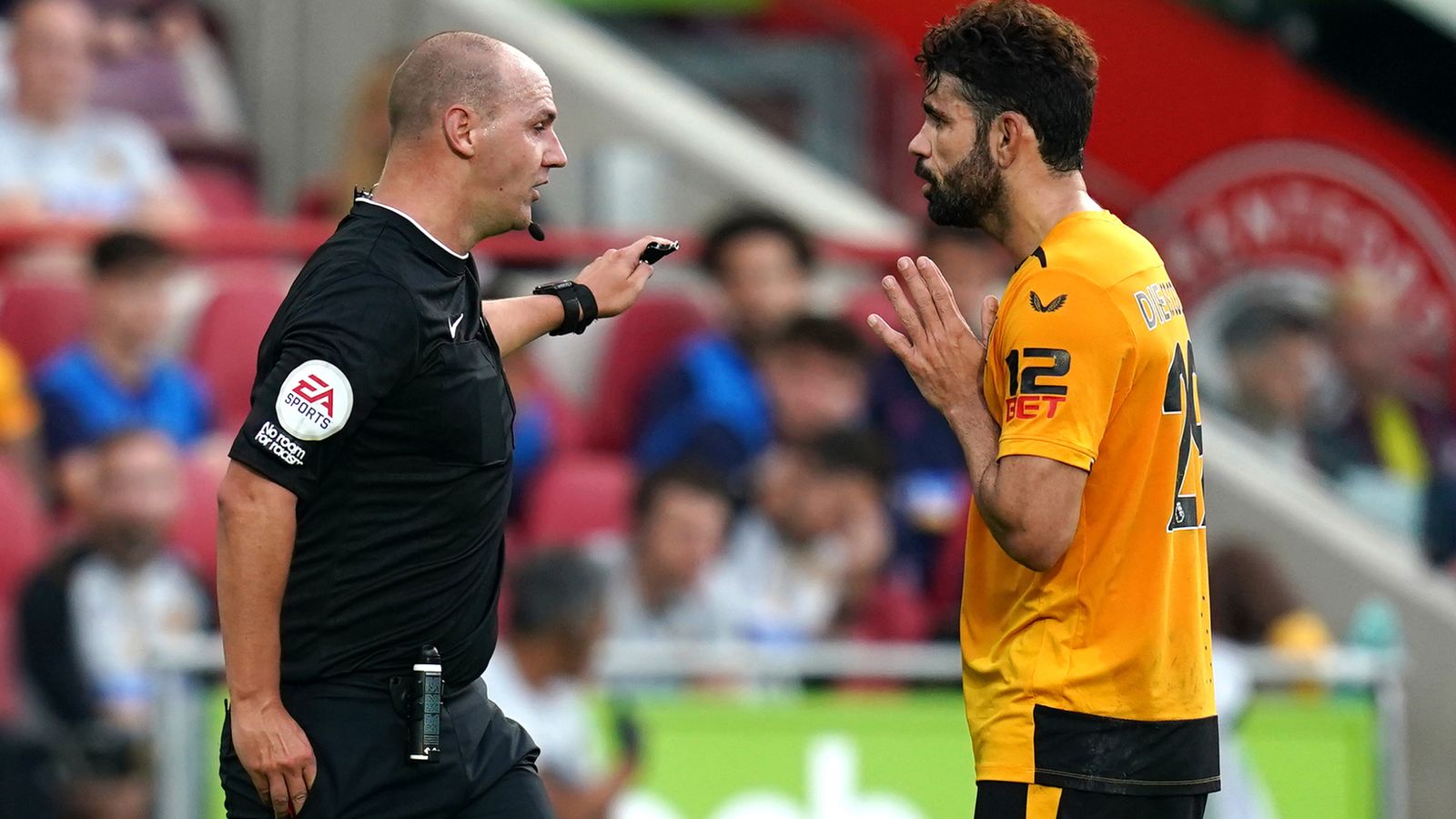 Diego Costa sees red for headbutt | Football News | Sky Sports