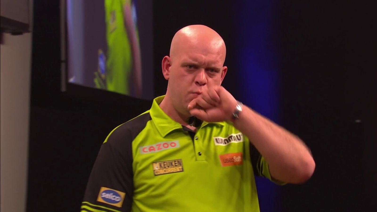 Grand Slam of Darts: Michael van Gerwen wins epic battle vs nine-dart ...