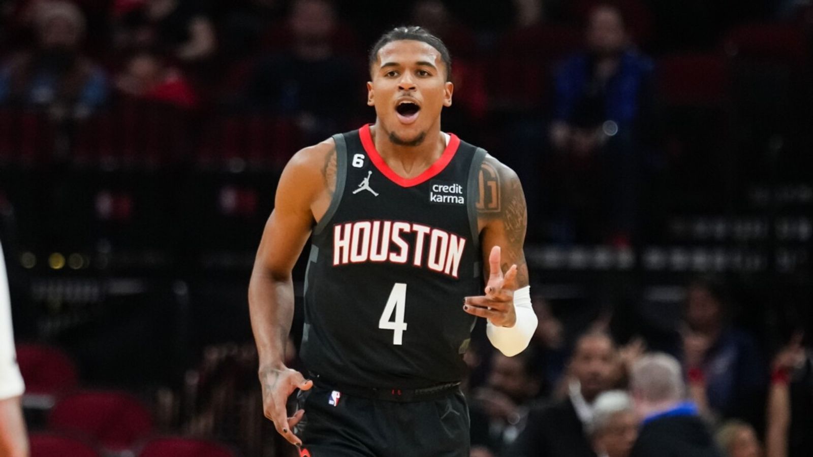 Jalen Green hits one-handed dunk against the Oklahoma City Thunder ...