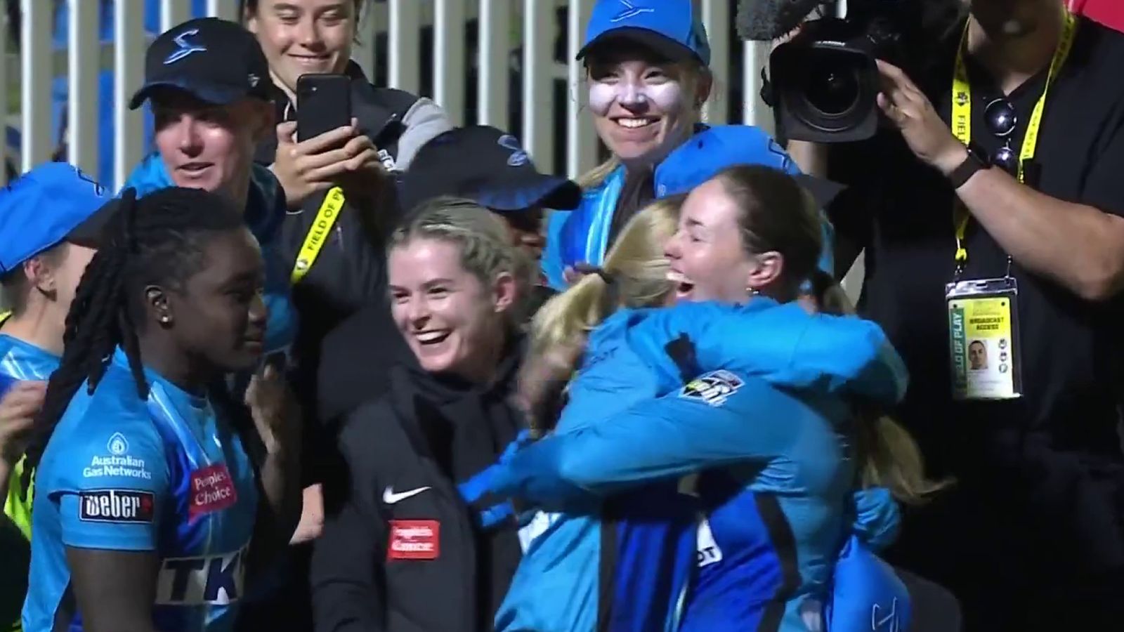 Adelaide Strikers reach Women's Big Bash final after beating Brisbane ...