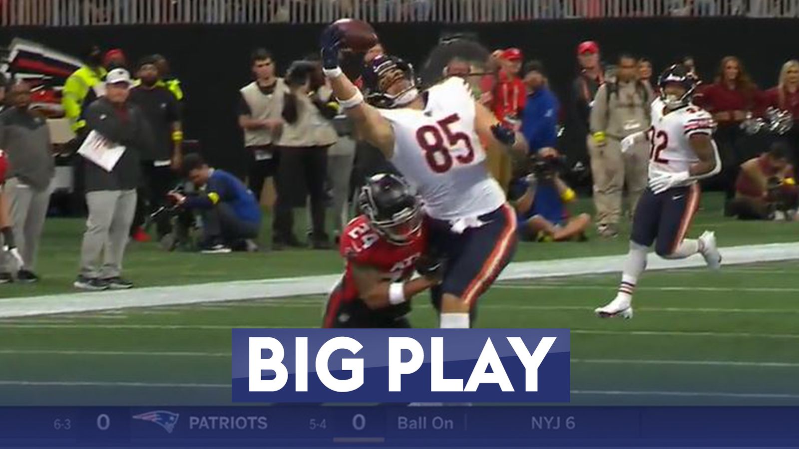 Cole Kmet makes incredible one-handed catch amid hit-stick tackle | NFL ...