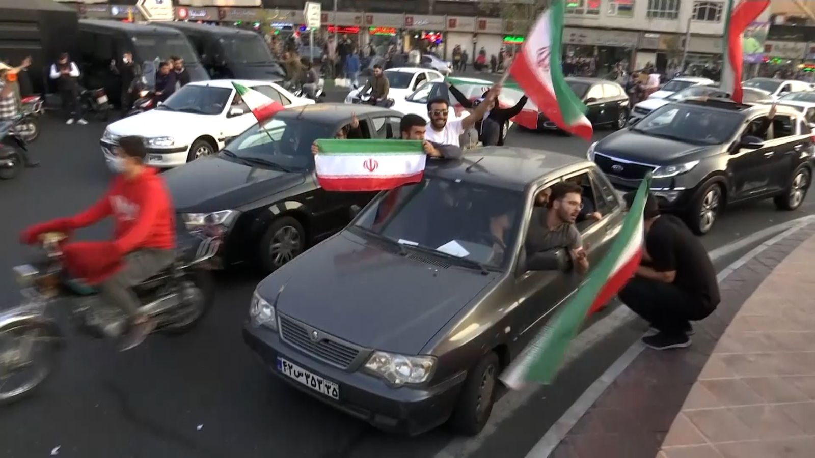 Iran fans in Tehran celebrate FIFA World Cup victory over Wales ...