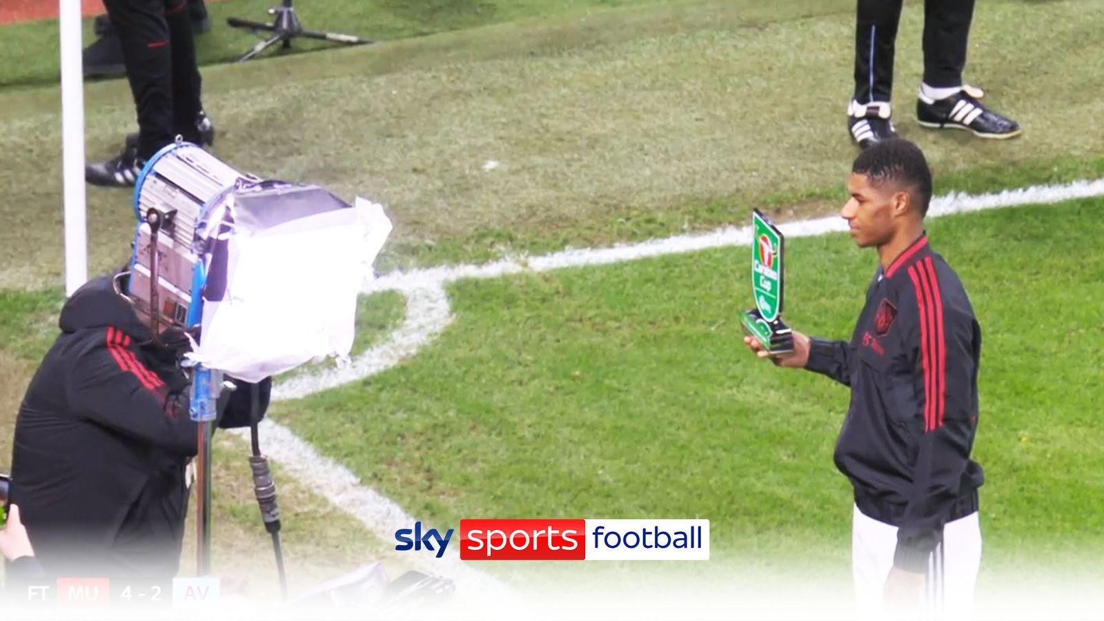Marcus Rashford forced to collect award himself! | 'We forgot to give ...