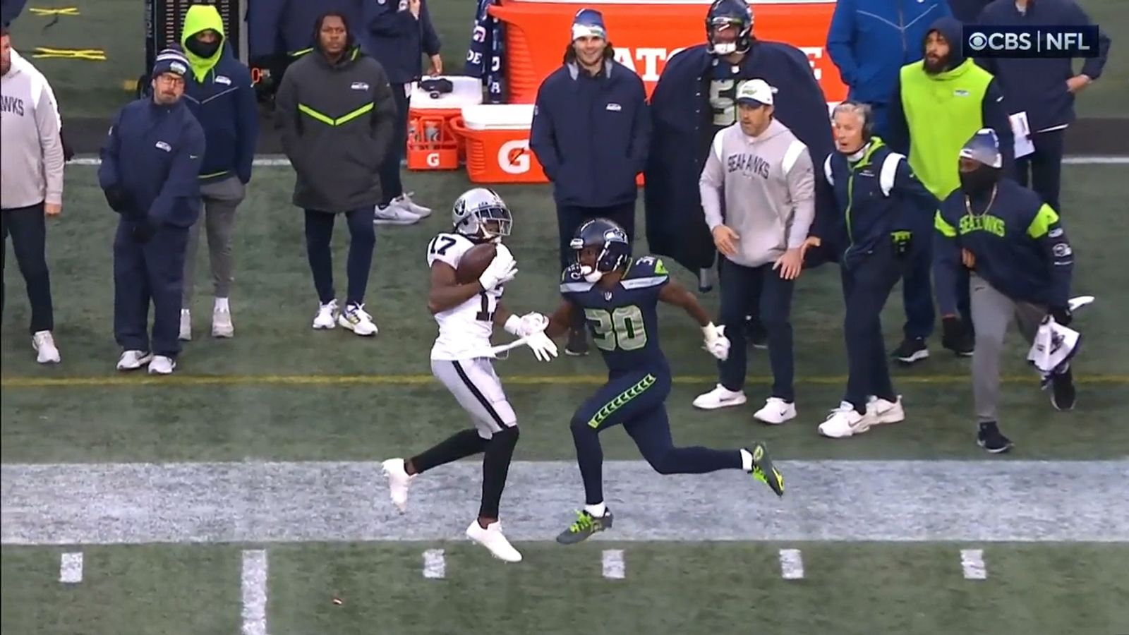 Davante Adams' epic one-handed bicep catch | NFL News | Sky Sports