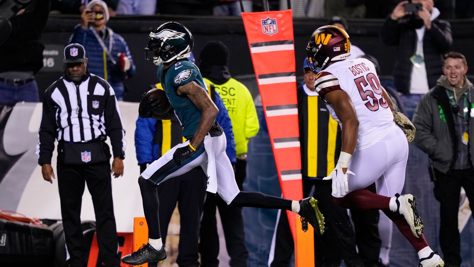 DeVonta Smith's super spin to score birthday touchdown | NFL News | Sky ...