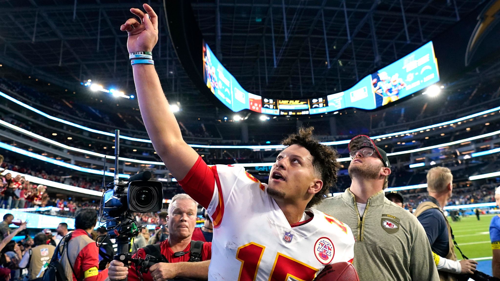NFL Week 11: Patrick Mahomes and Travis Kelce combine for three touchdowns as Kansas City Chiefs ...