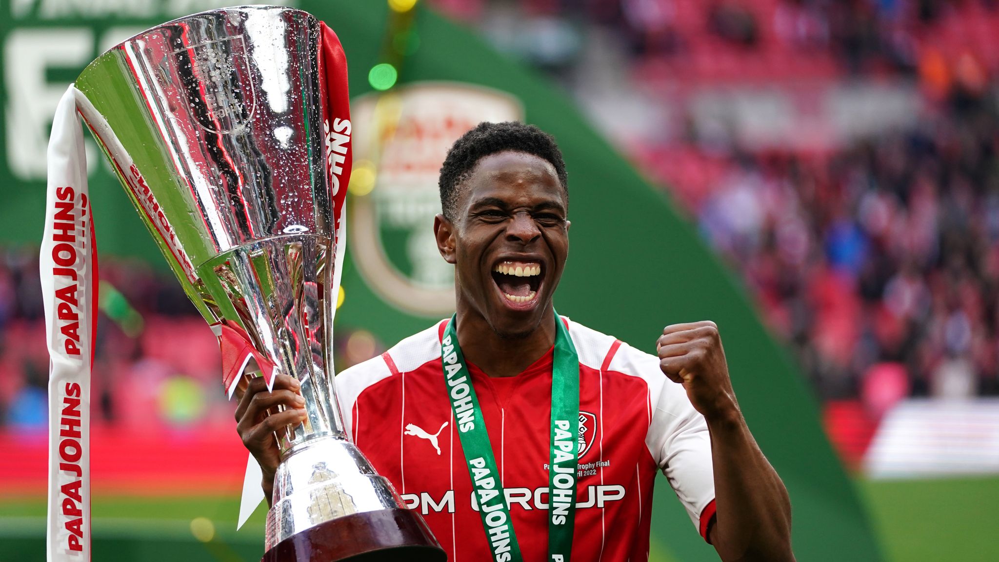 Chiedozie Ogbene: Luton Town winger reveals he quit Gaelic football to ...