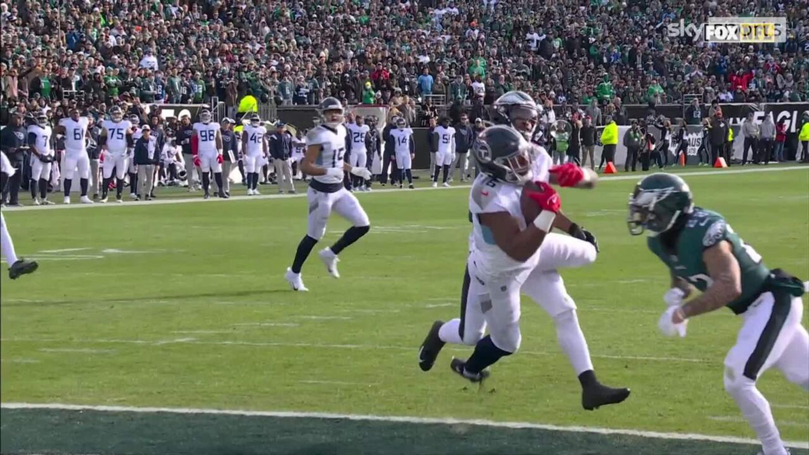 Treylon Burks takes huge hit after 'ridiculous' TD catch | NFL News ...