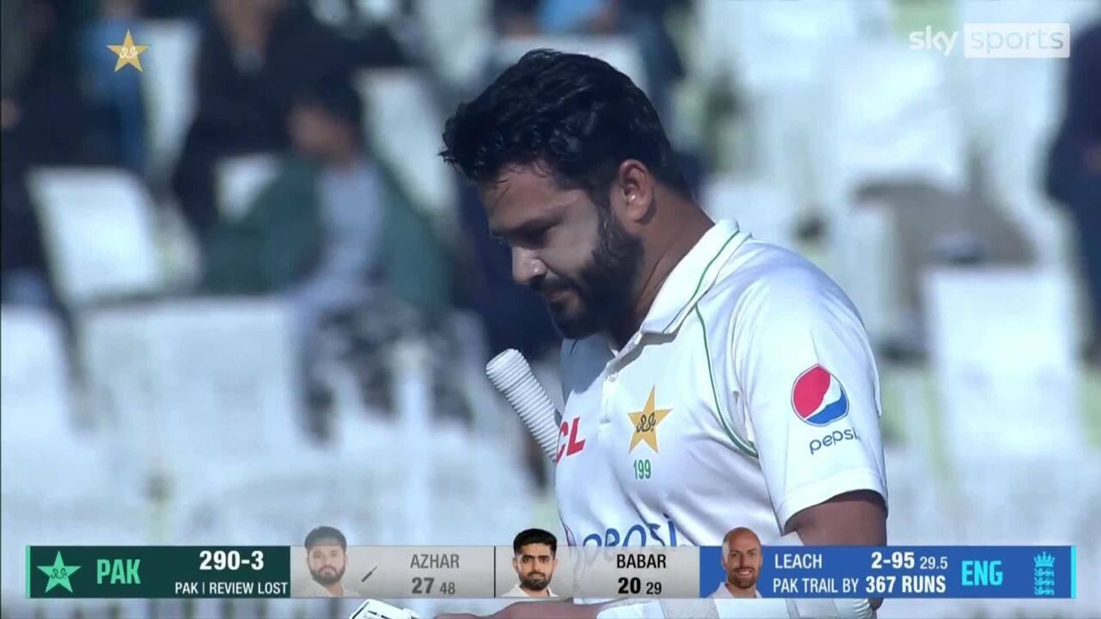 England's victory hopes boosted by late wickets after Pakistan captain ...