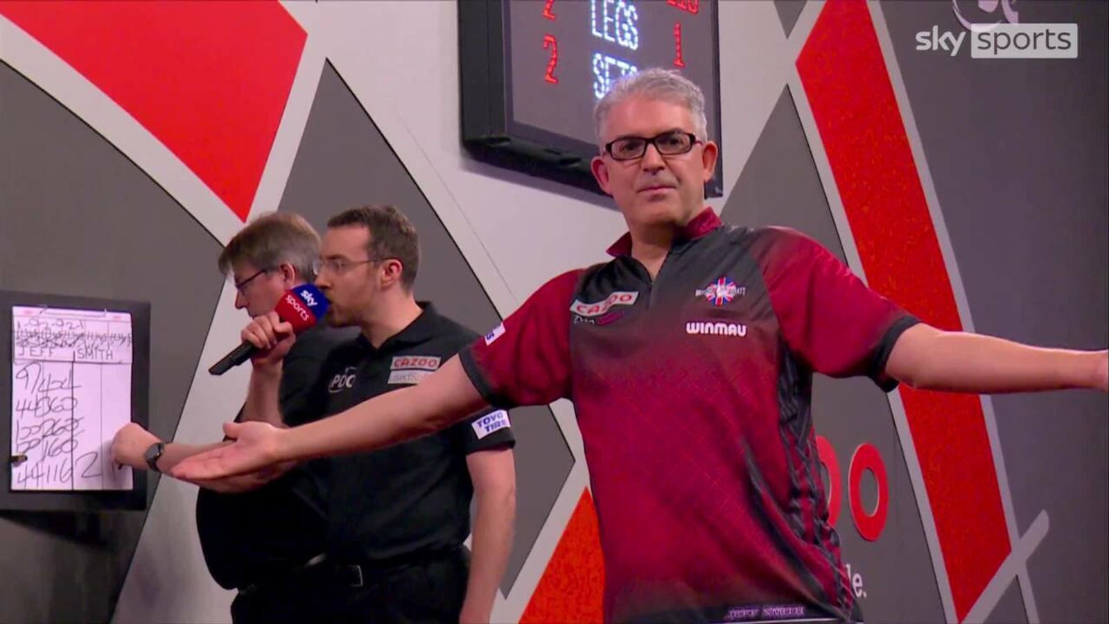 Smith stays alive with 116 | Darts News | Sky Sports