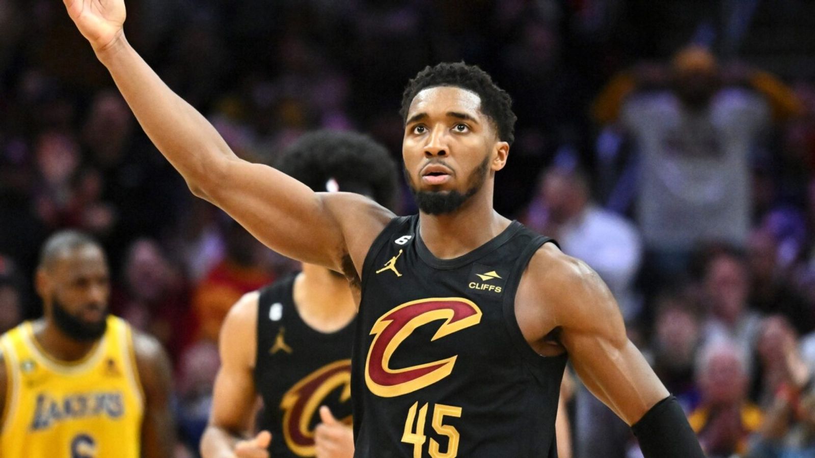 Donovan Mitchell spins and lobs it up to Jarrett Allen for the slam ...