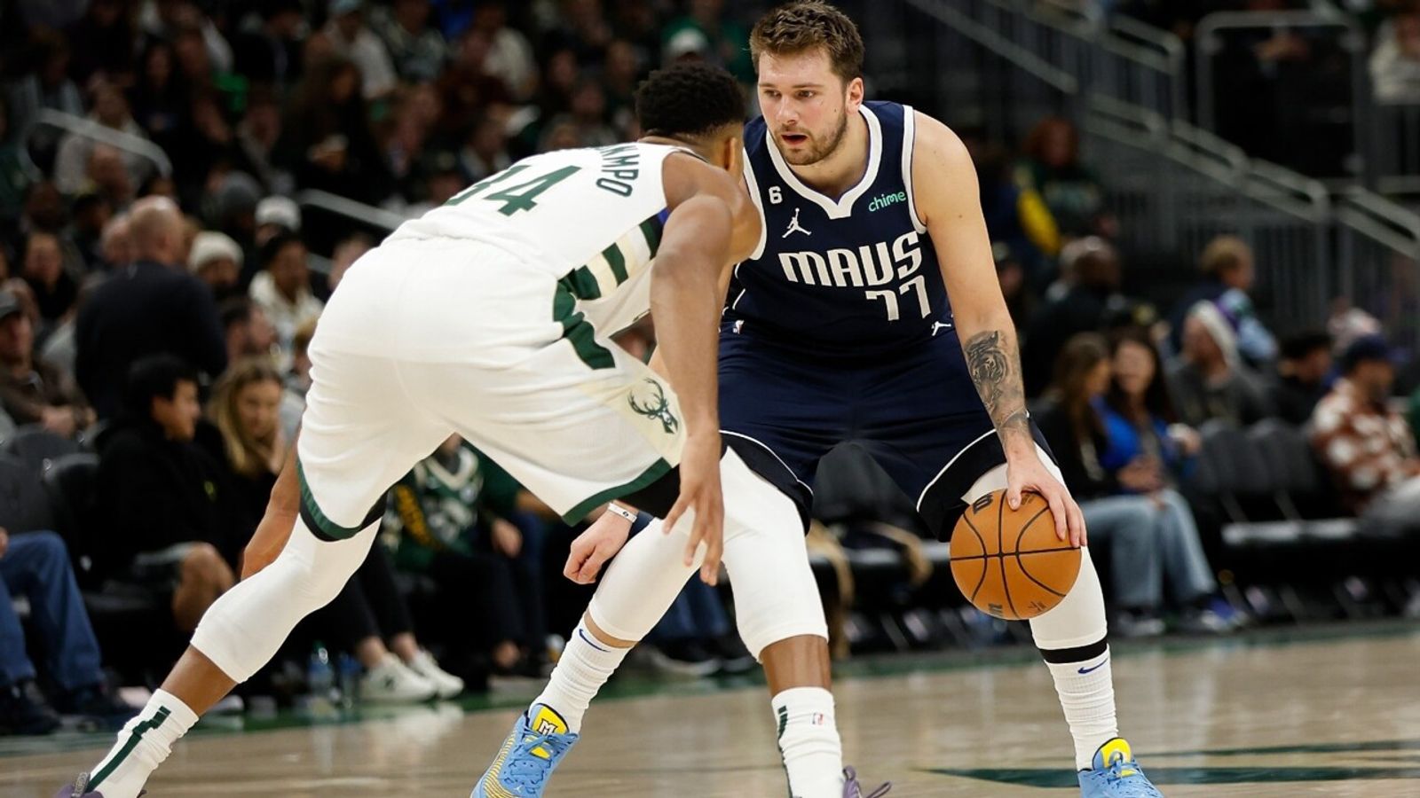 Milwaukee Bucks 106-105 Dallas Mavericks | NBA News | Sky Sports