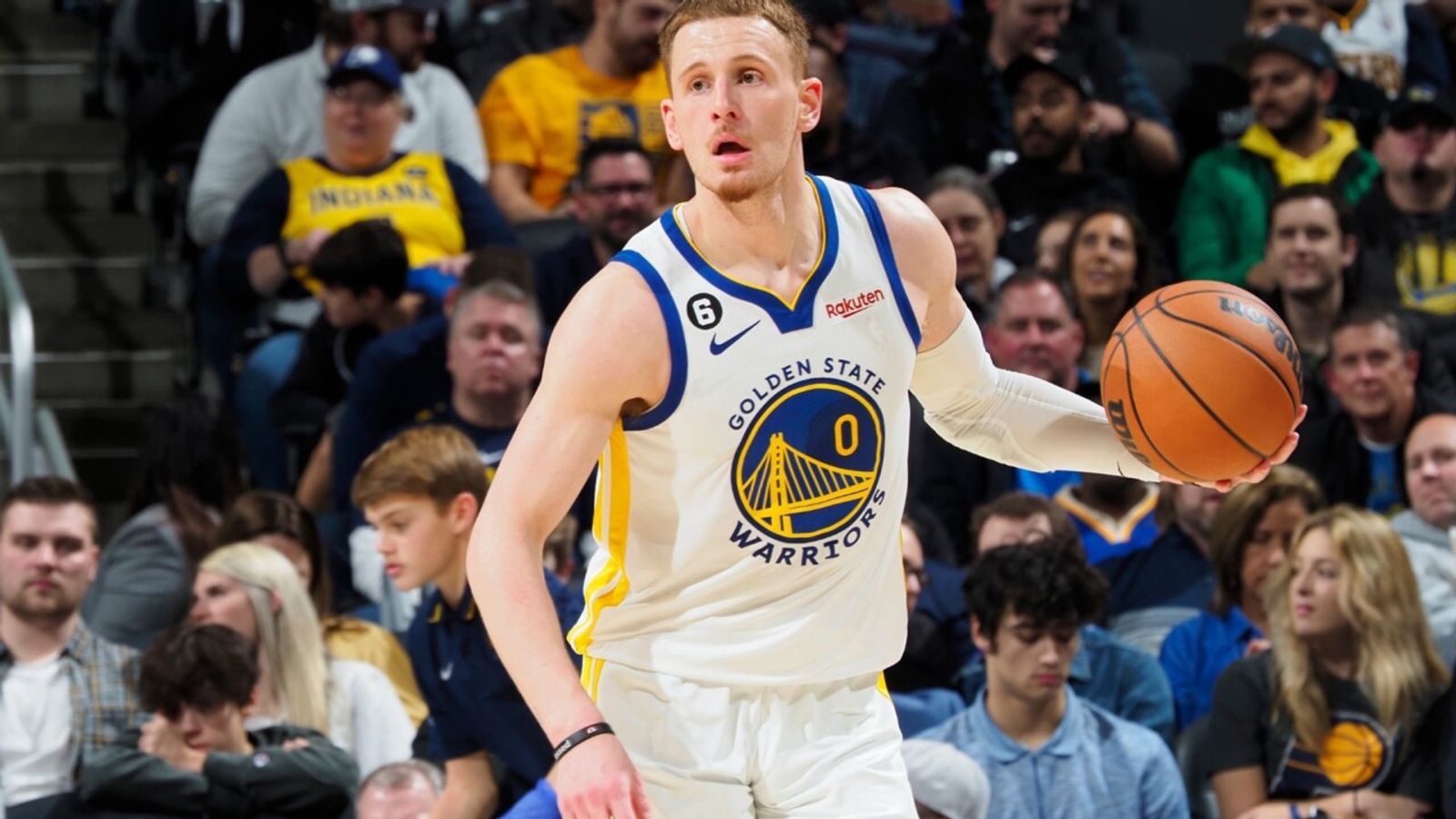 Donte DiVincenzo with the slick thread-the-needle dime to Jordan Poole ...