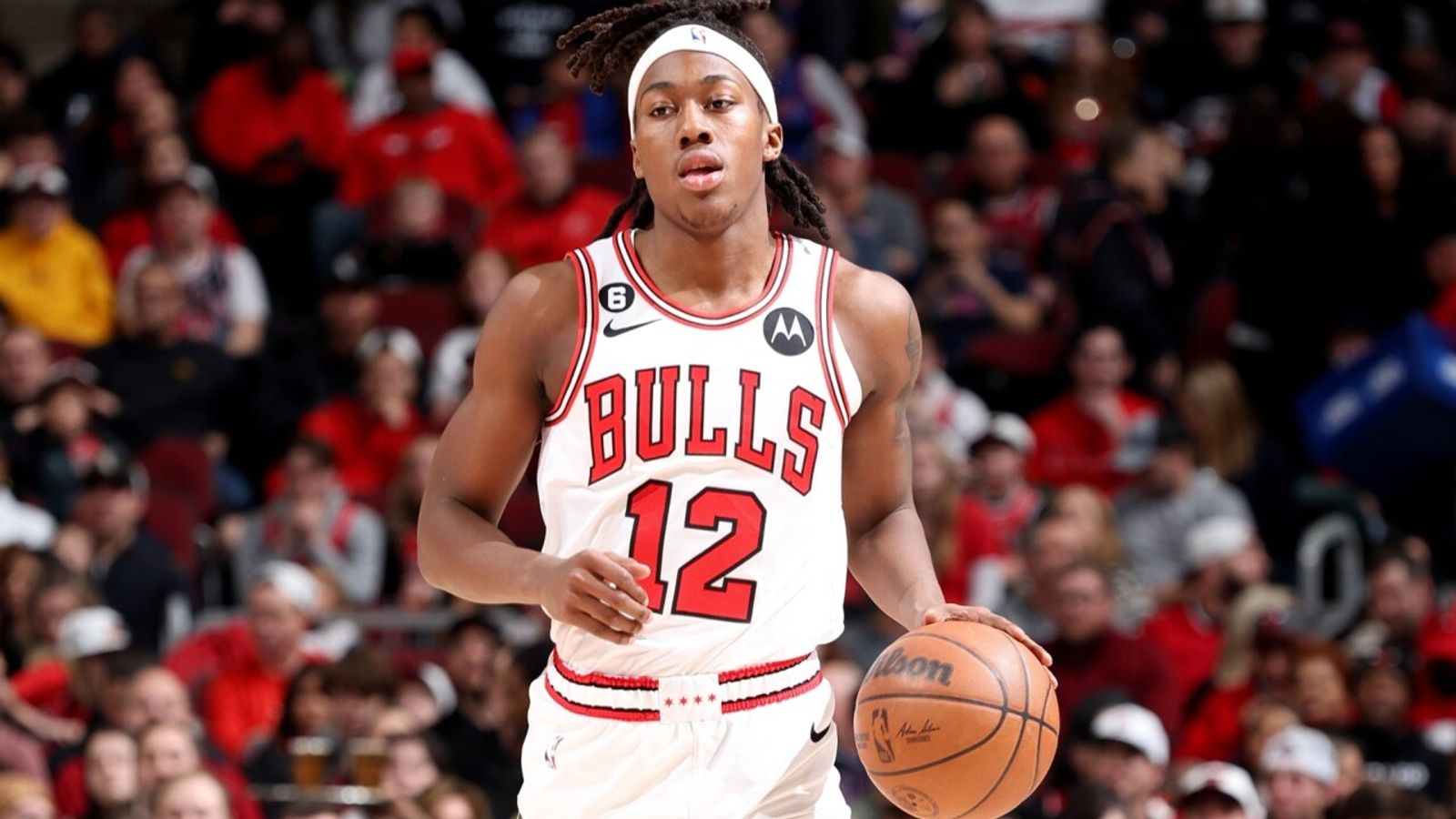 Ayo Dosunmu sends Detroit Pistons into a spin with slick move | NBA ...