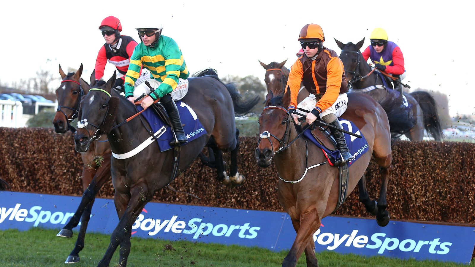 Many Clouds Chase: Grand National hero Noble Yeats storms to victory ...