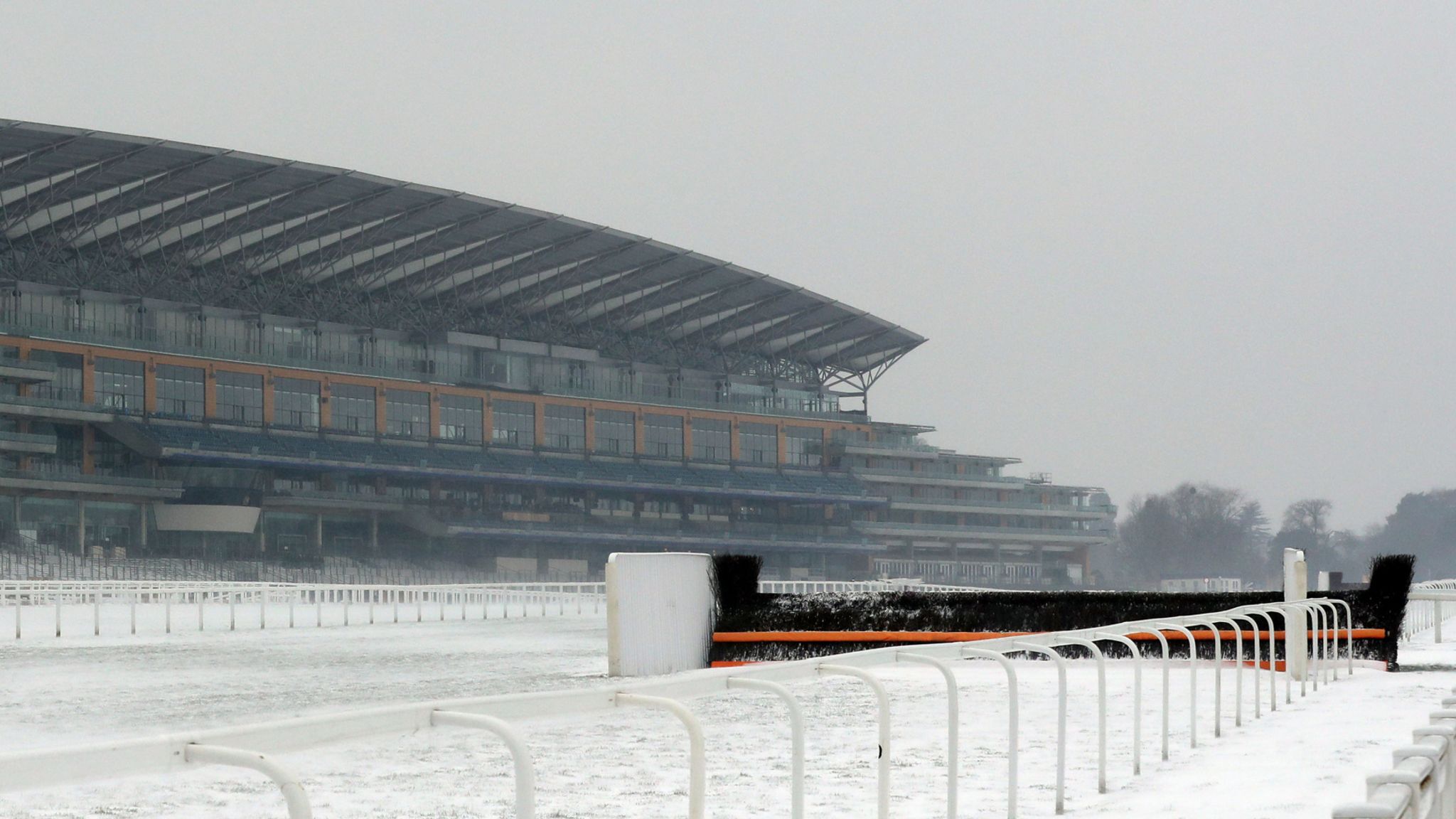 Long Walk Hurdle: Ascot battling frozen track and snow ahead of Howden ...