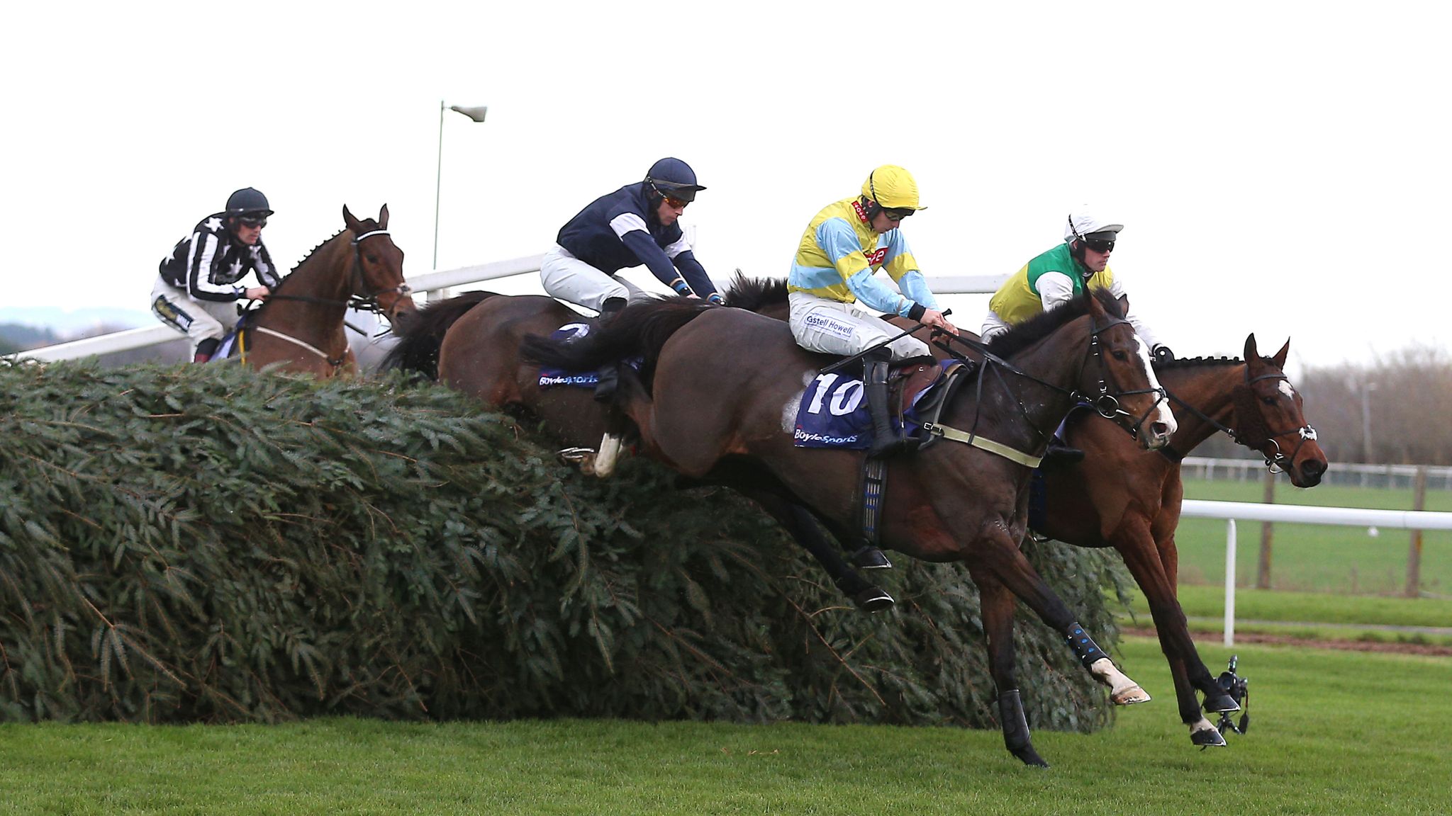 Becher Handicap Chase: Ashtown Lad battles to Aintree win for Dan and ...
