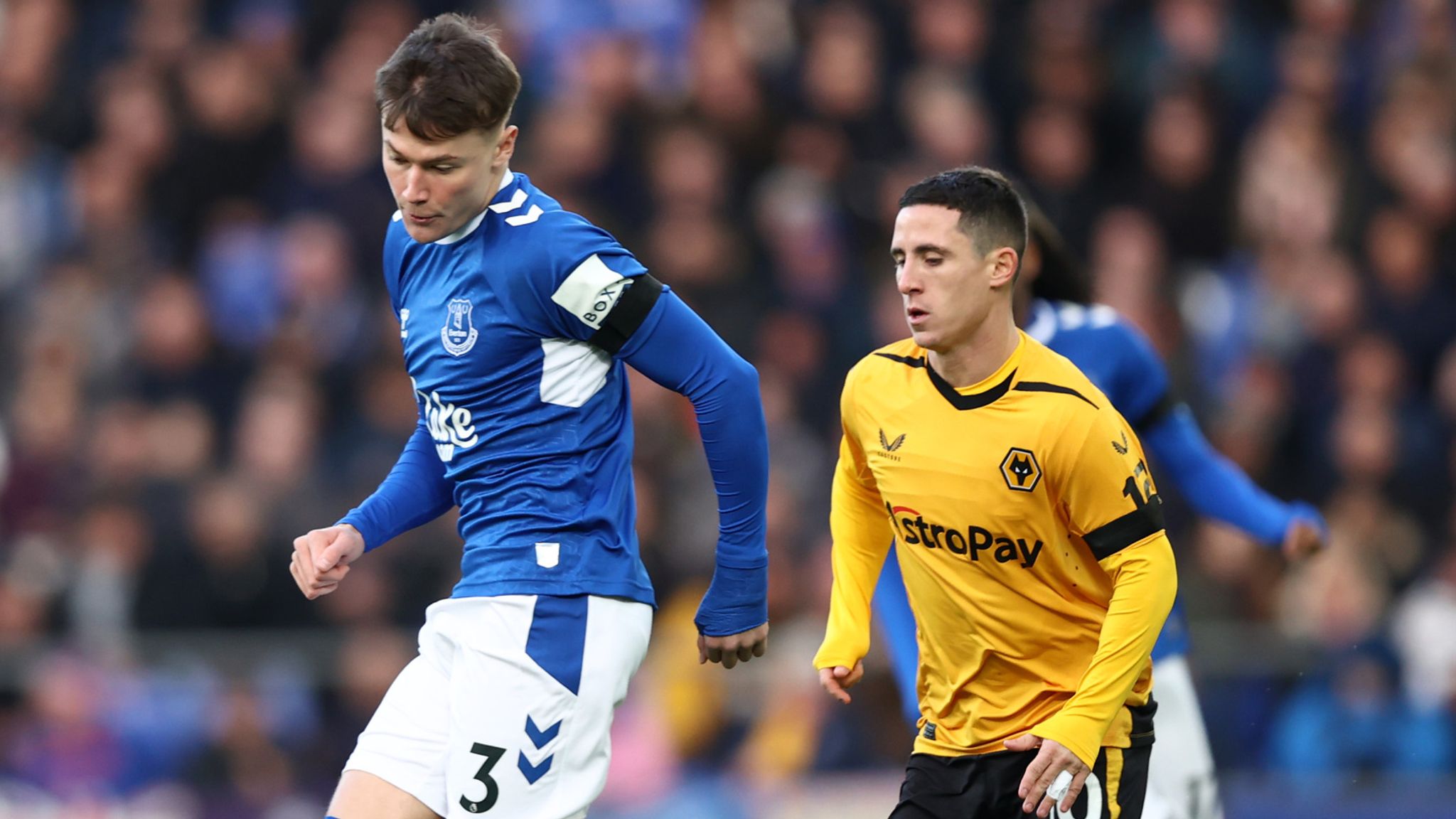Everton 1-2 Wolves: Rayan Ait-Nouri scores 95th-minute winner as Julen ...