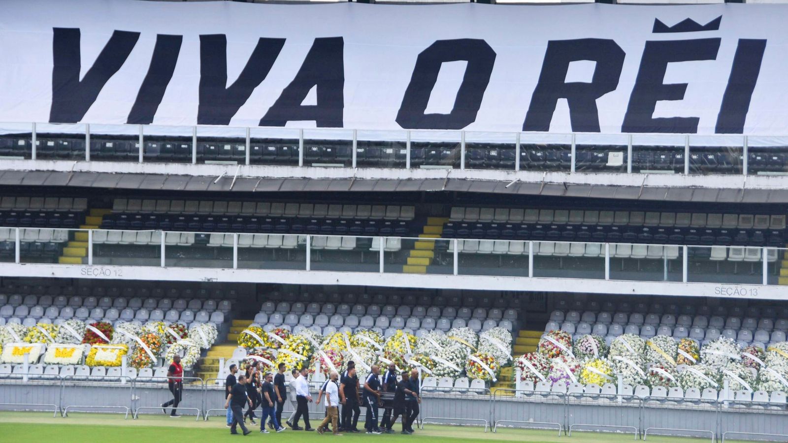 Pele's funeral: Thousands of fans bid farewell at Santos procession as ...