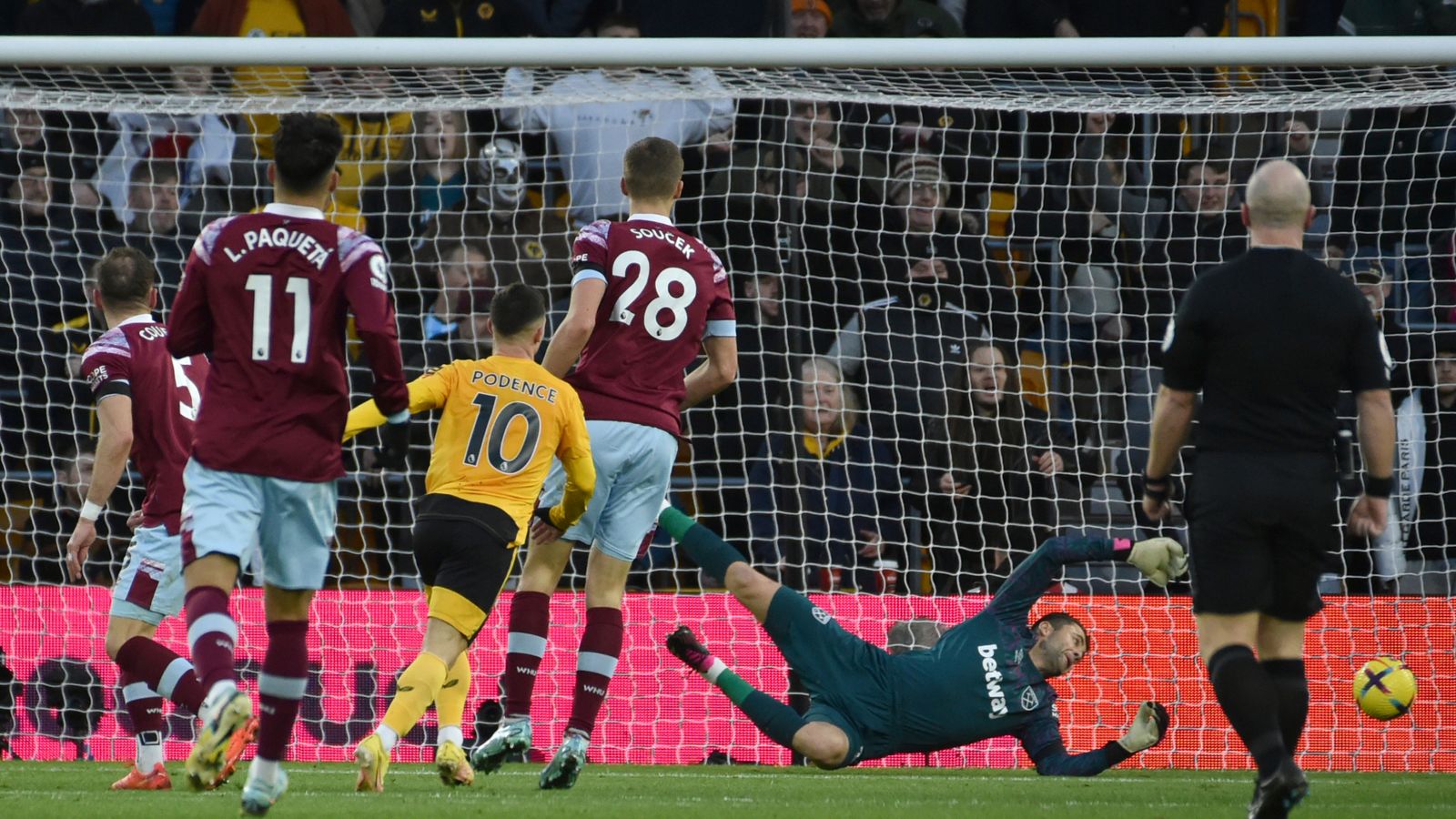 Wolves 1-0 West Ham: Daniel Podence's goal sees Hammers slip into drop ...
