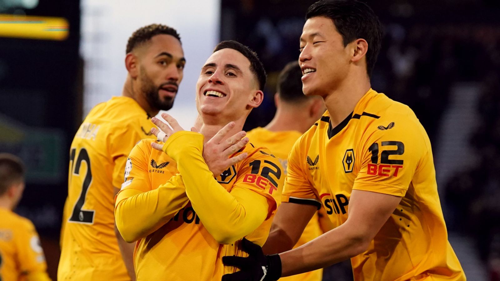 Wolves 1-0 West Ham highlights | Football News | Sky Sports