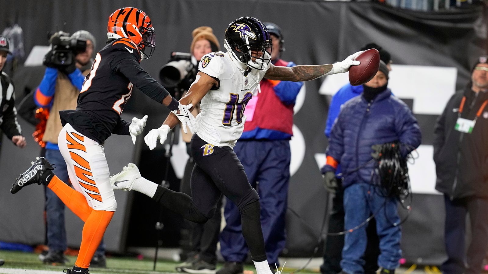 Cincinnati Bengals 24-17 Baltimore Ravens: Sam Hubbard's 98-yard fumble return helps Bengals to ...
