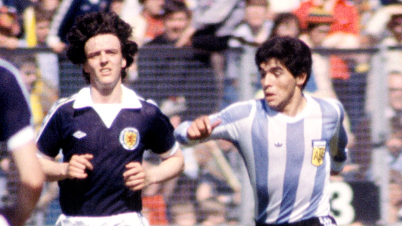 Frank McGarvey: Former Celtic, St Mirren and Scotland striker dies aged ...