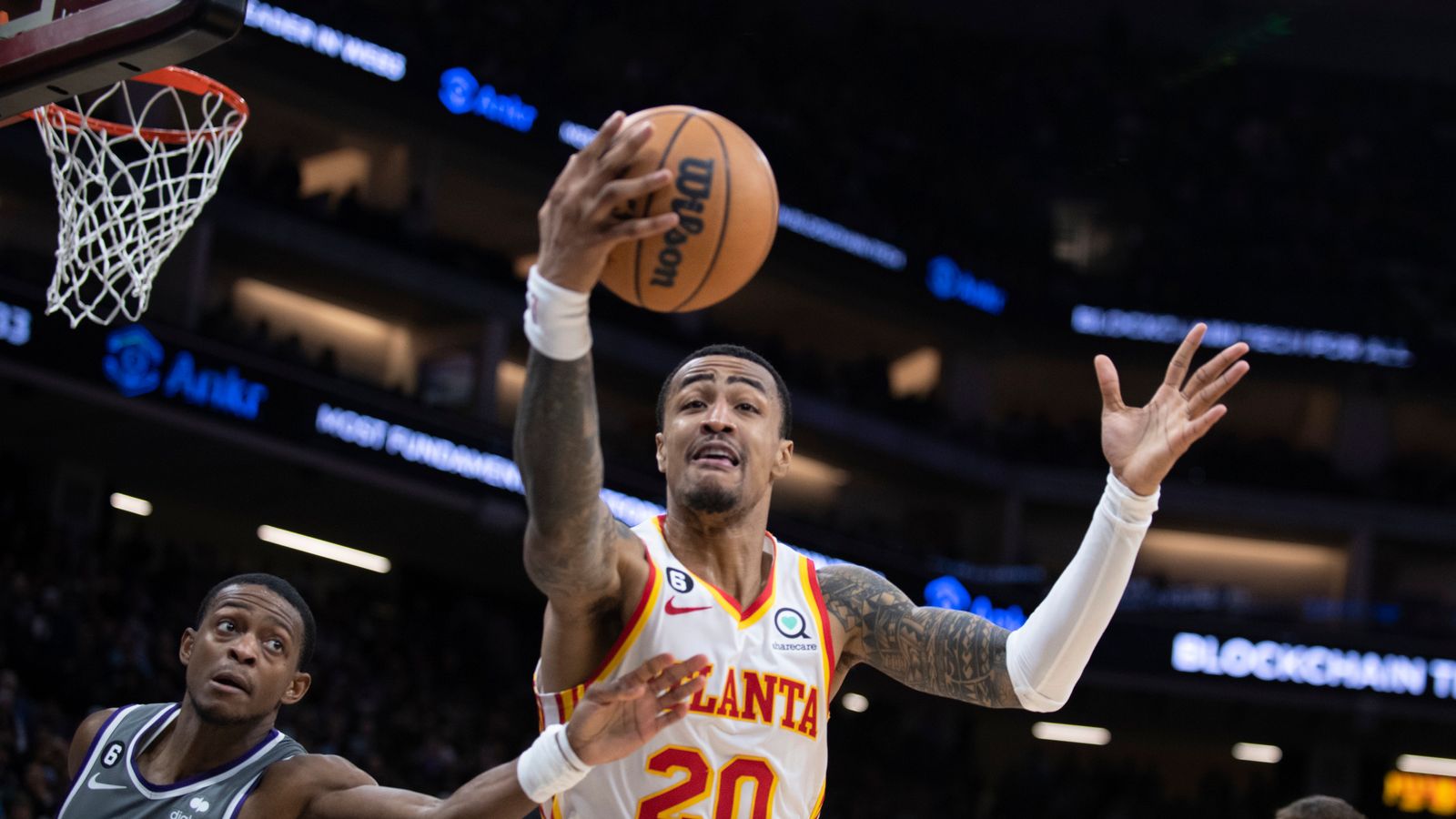 De'Aaron Fox rattles the rim on the finish! | NBA News | Sky Sports