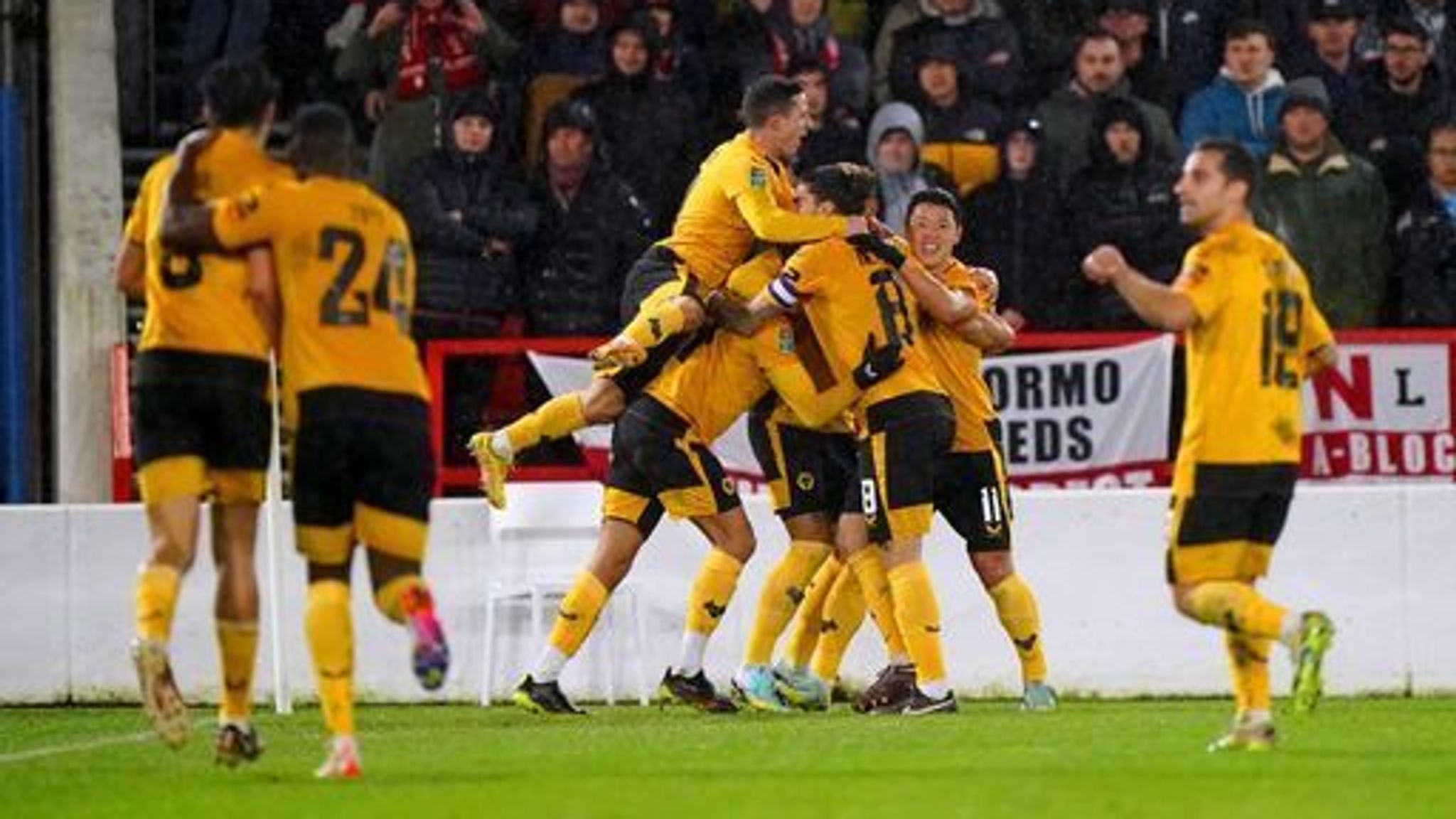 Nottingham Forest 1-1 Wolves (4-3 on penalties): Dean Henderson the ...