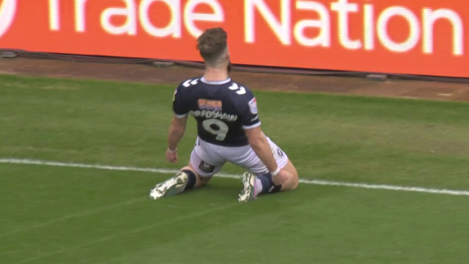 Tom Bradshaw thumps homeopener for Millwall | Football News | Sky Sports