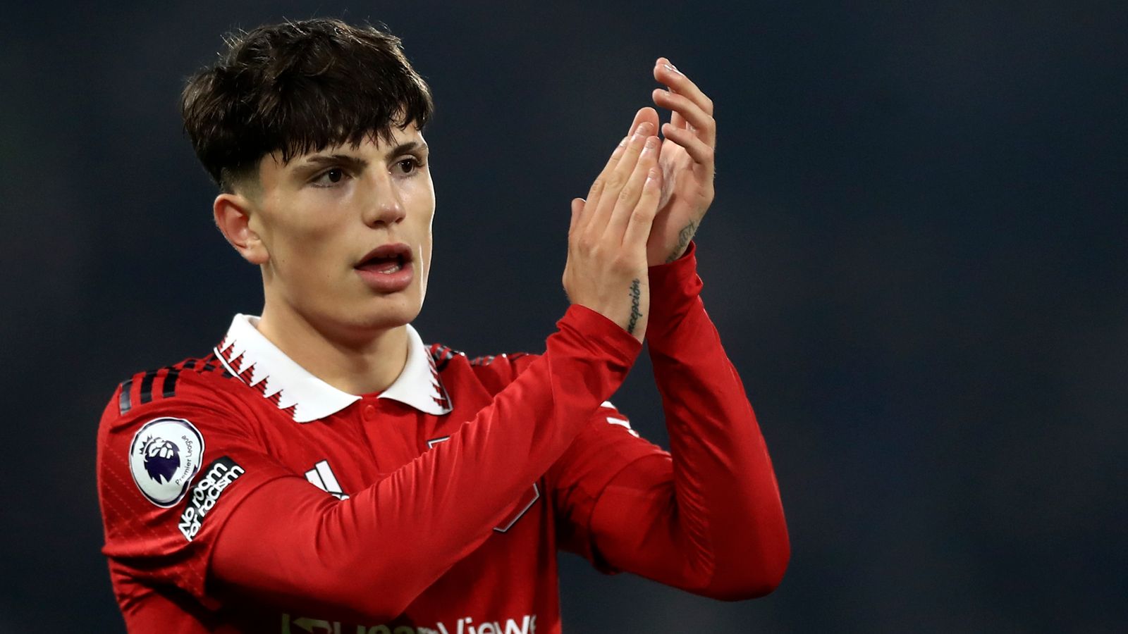 Alejandro Garnacho signs new Manchester United contract | Football News ...