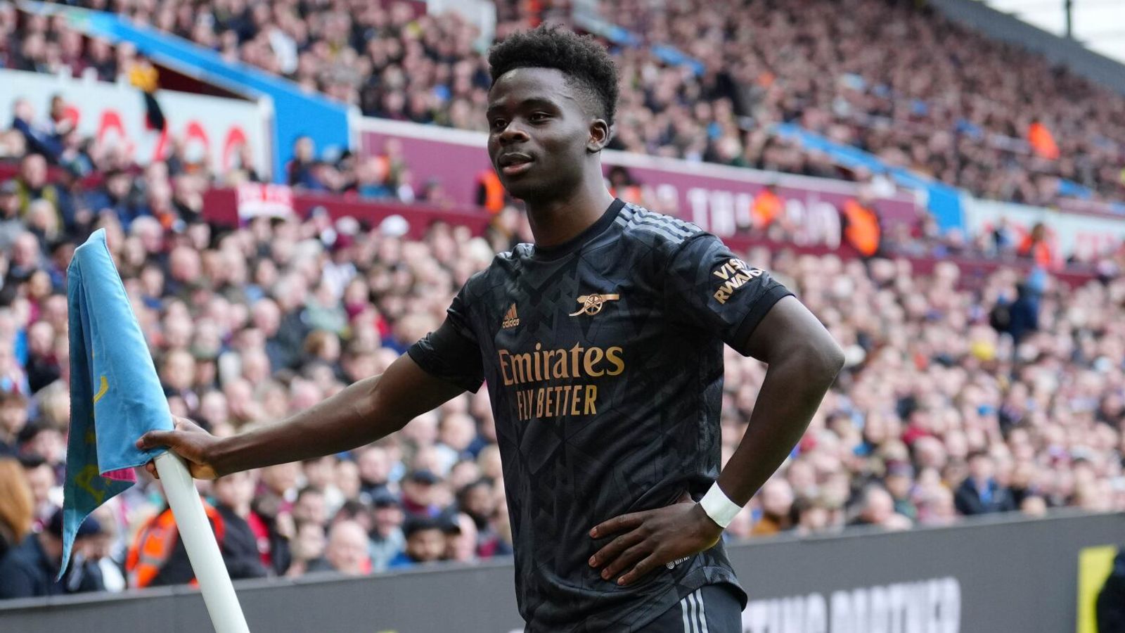 'Bukayo Saka new deal a no-brainer' | 'He is unstoppable right now' | Football News | Sky Sports