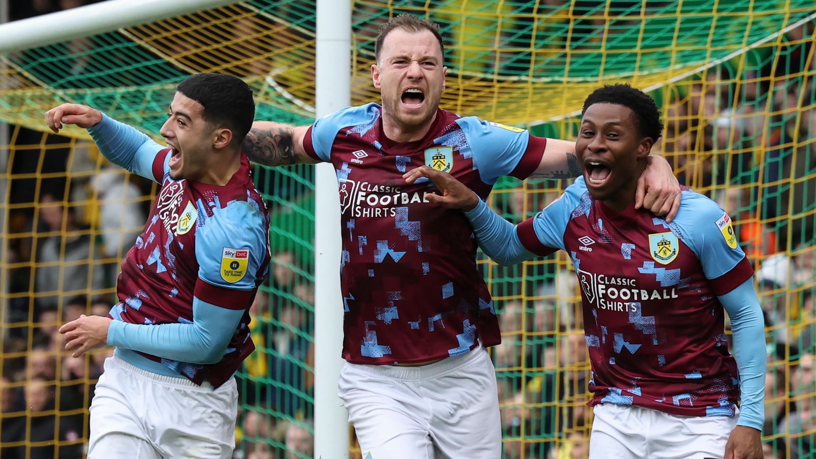 Norwich 0 - 3 Burnley - Match Report & Highlights