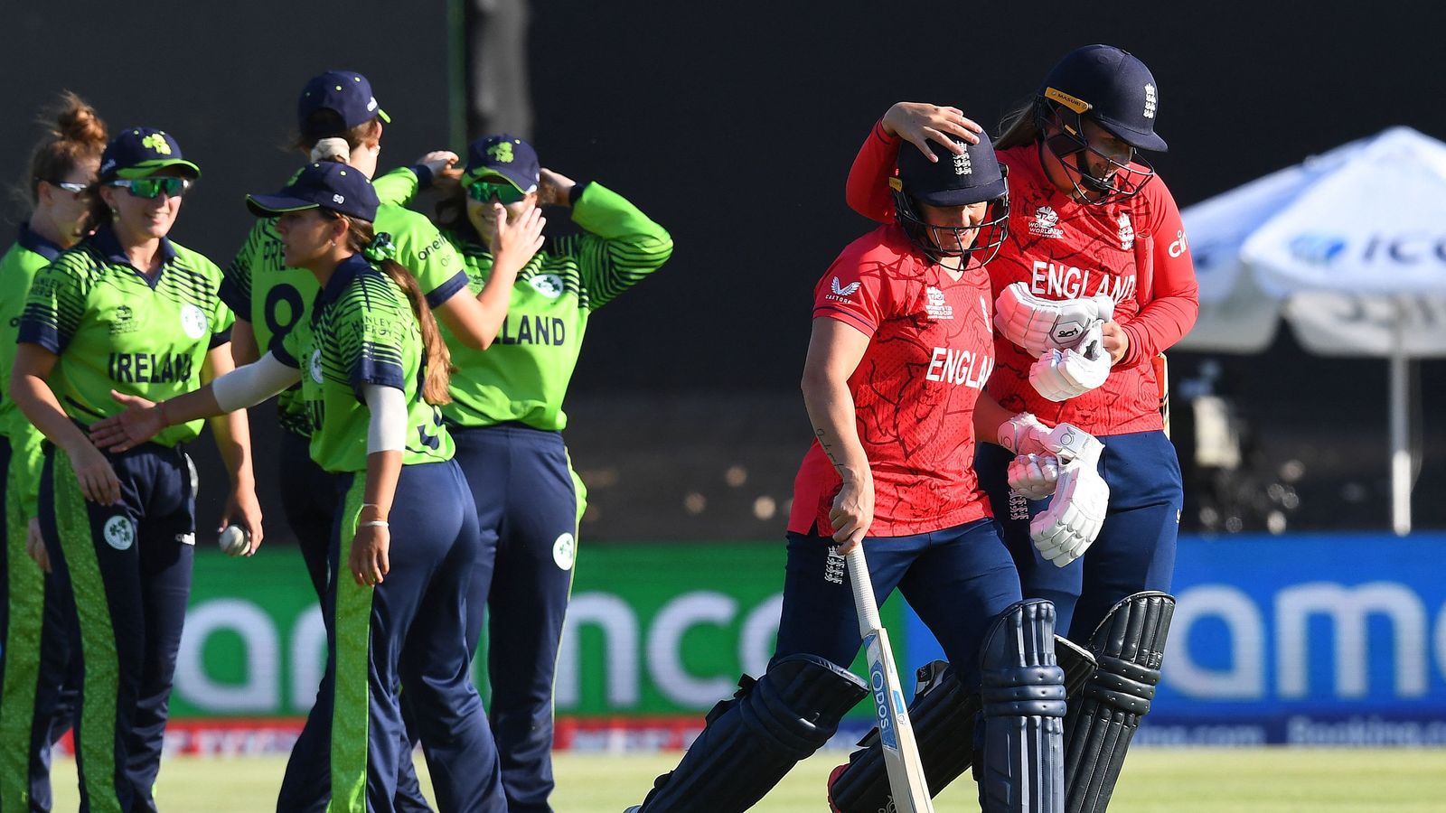 Highlights: England record back-to-back wins despite late Ireland ...