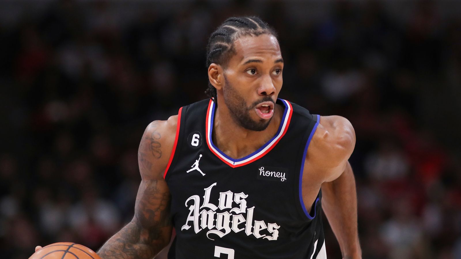 Kawhi Leonard dominant with 33-point performance to down Chicago Bulls ...