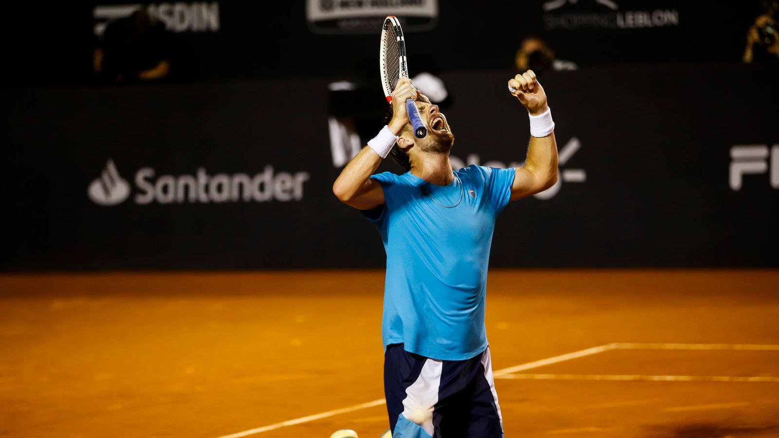 Rio Open: Cameron Norrie fights back to beat Carlos Alcaraz in final ...