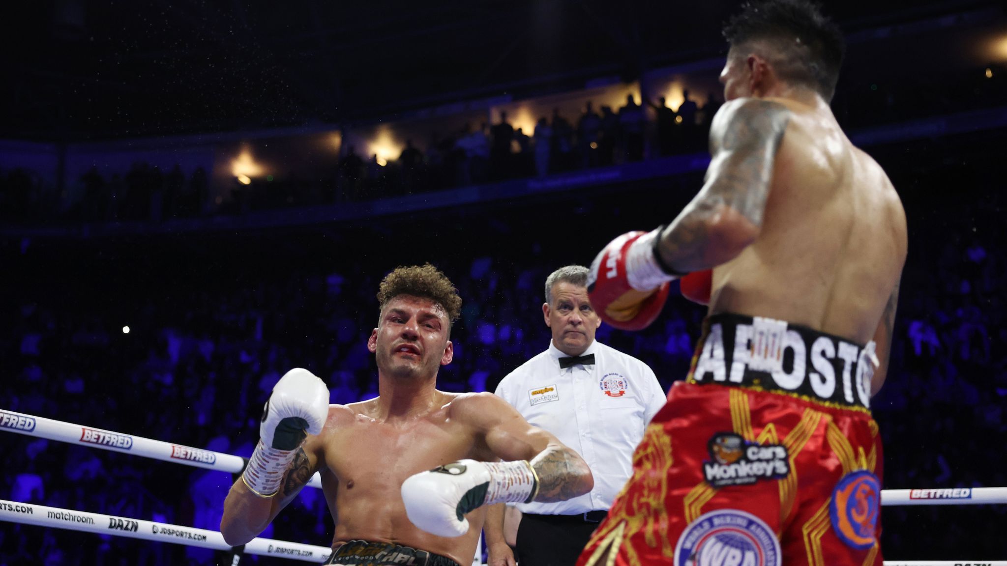Leigh Wood loses WBA featherweight title in KO defeat to Mauricio Lara ...