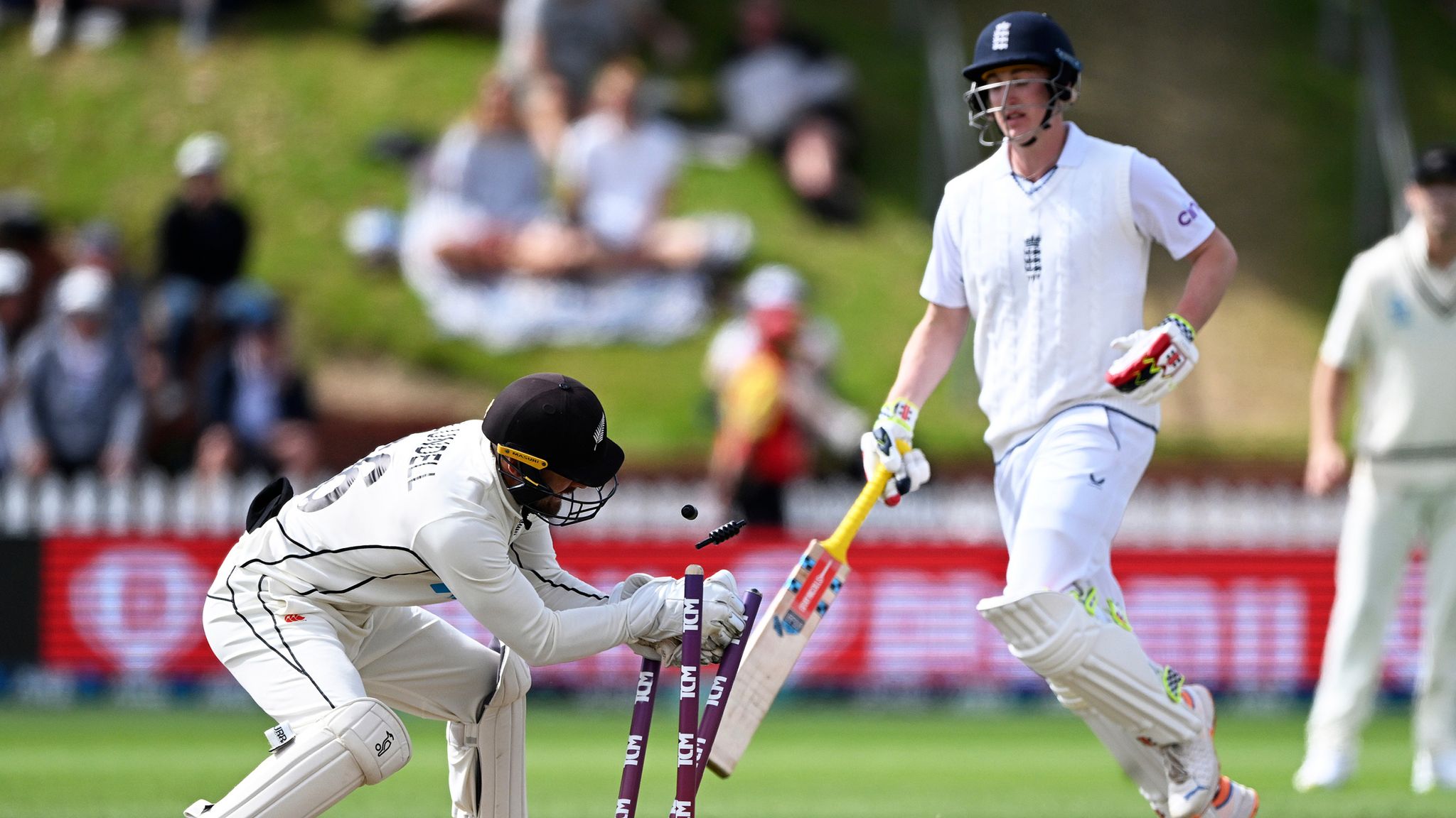 New Zealand vs England: Neil Wagner the hero as Black Caps snatch ...