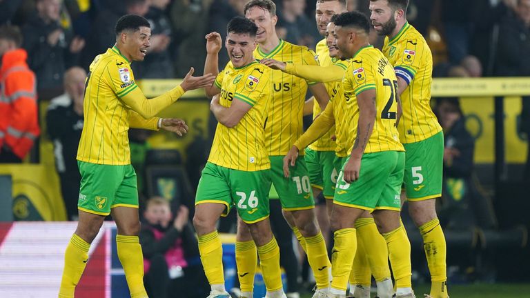 Darius Garland fakes the Milwaukee Bucks defence out with silky assist ...