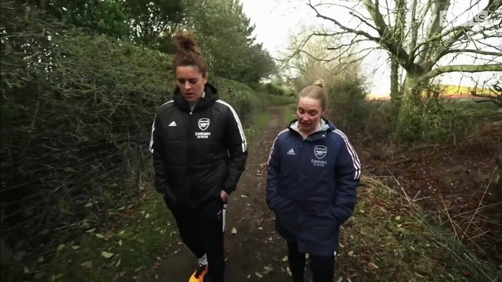 Jen Beattie quizzes Arsenal teammate Kim Little on Inside The WSL ...