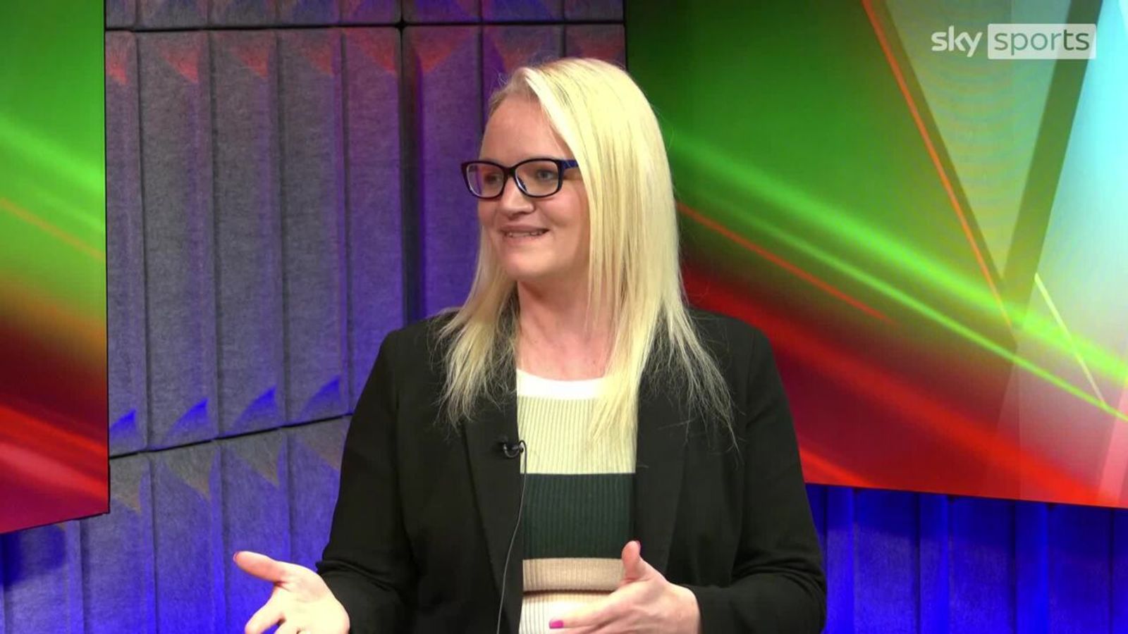 How do you start playing darts? | Laura Turner's advice to youngsters ...