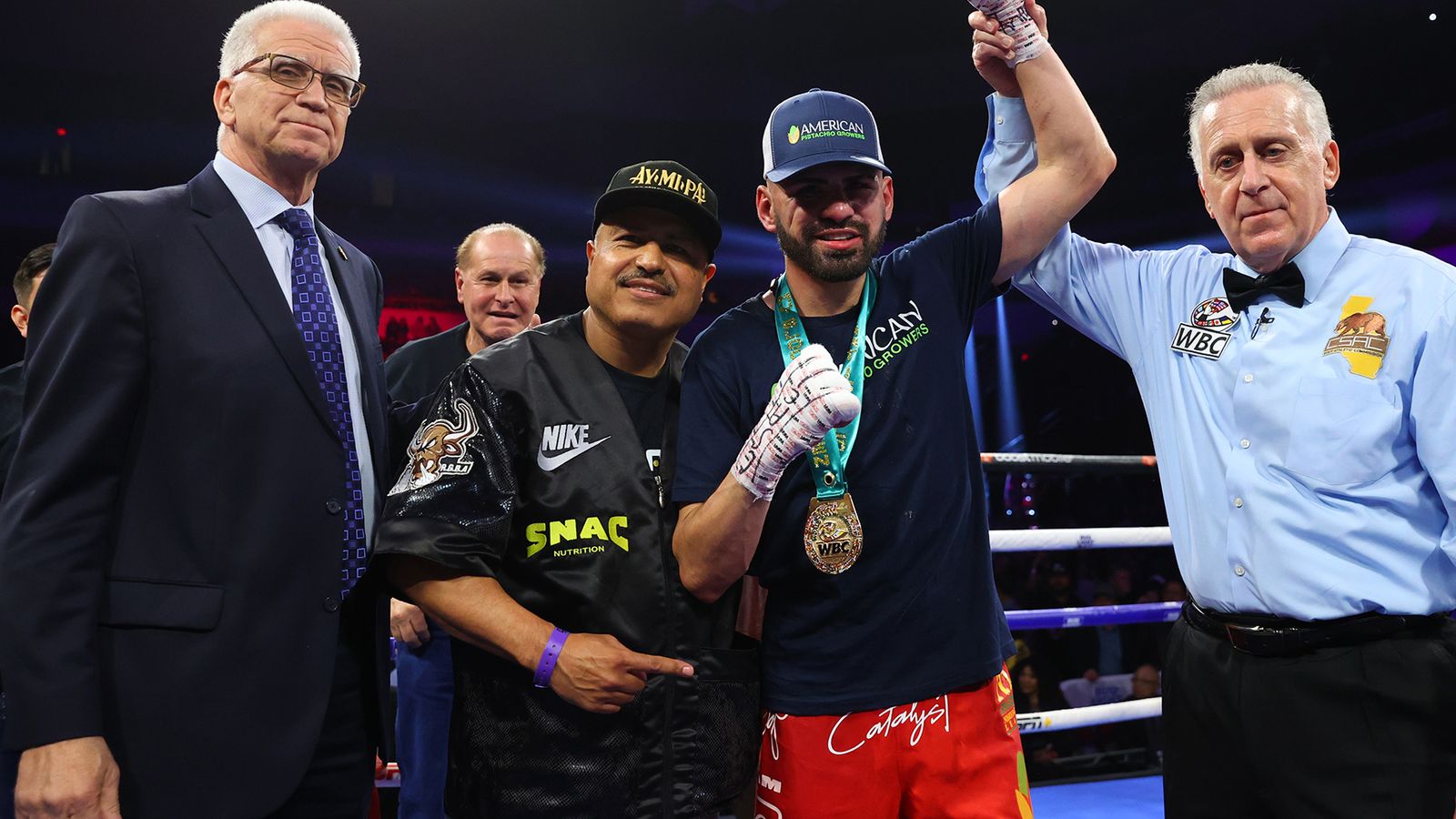 Jose Ramirez beats Richard Commey with 11th-round knockout; Seniesa ...