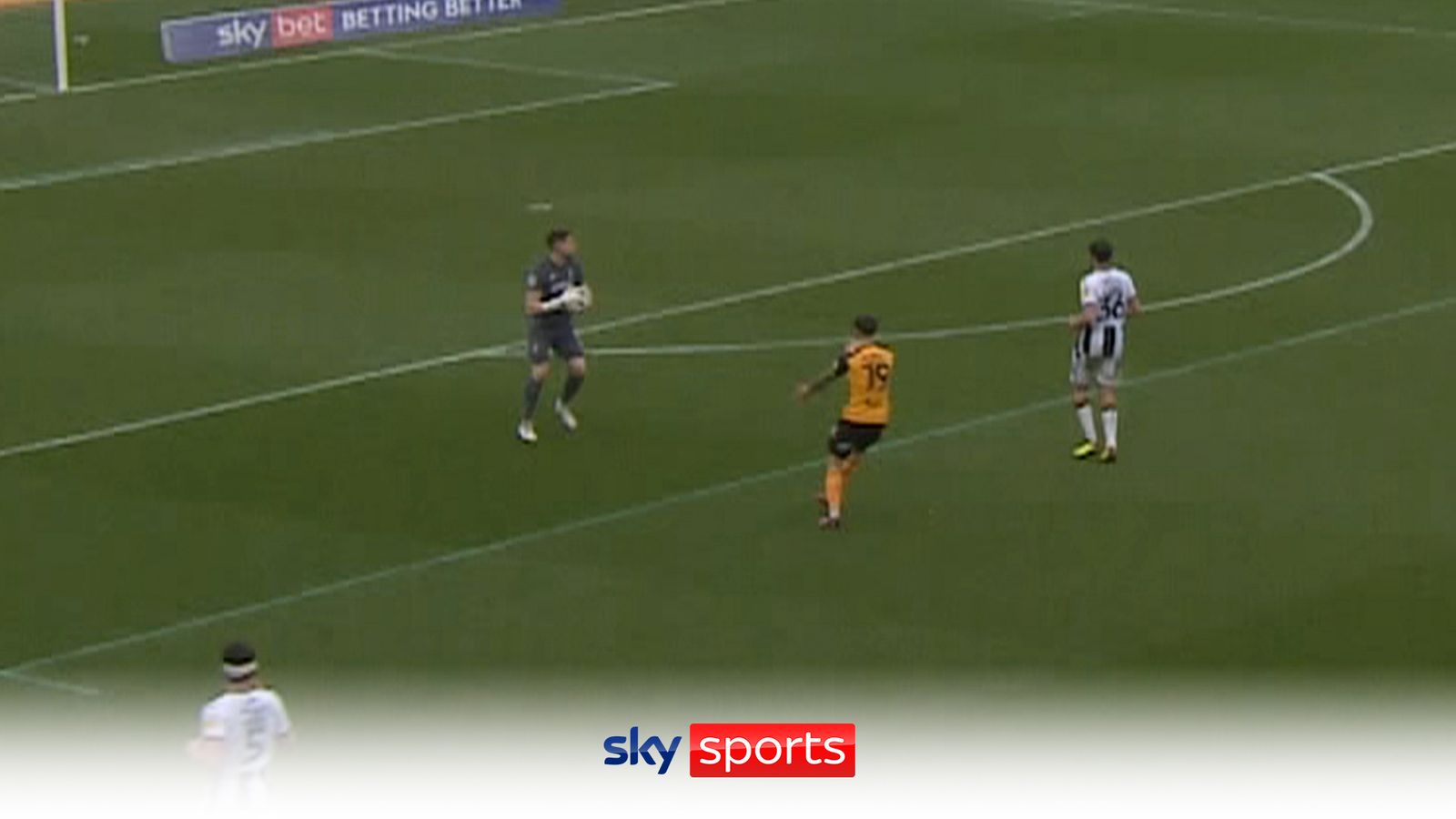 Harry Lewis: Bradford goaleeper mistakes rugby marking for penalty area ...