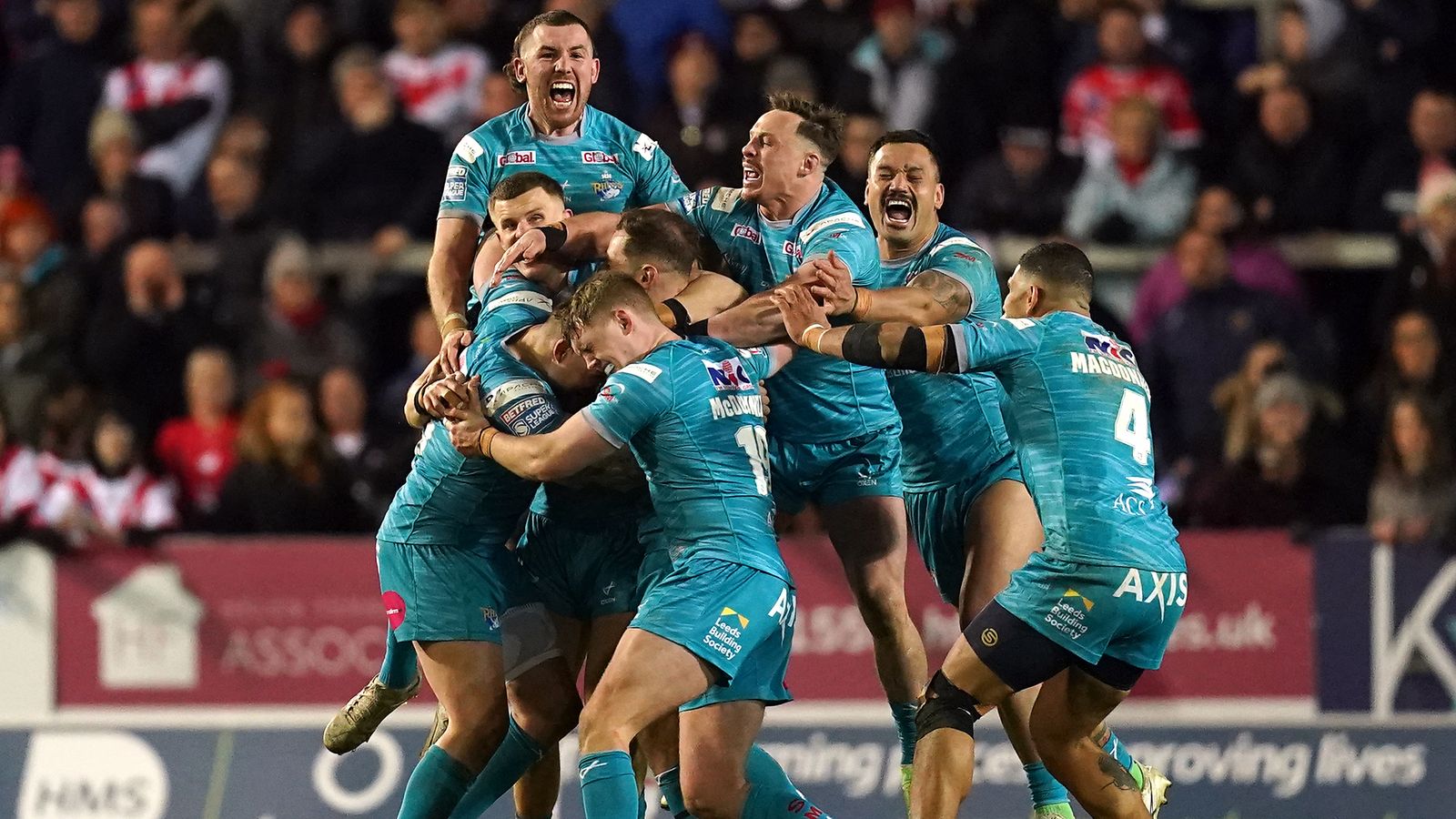 Blake Austin sinks St Helens with dramatic last-minute drop-goal ...