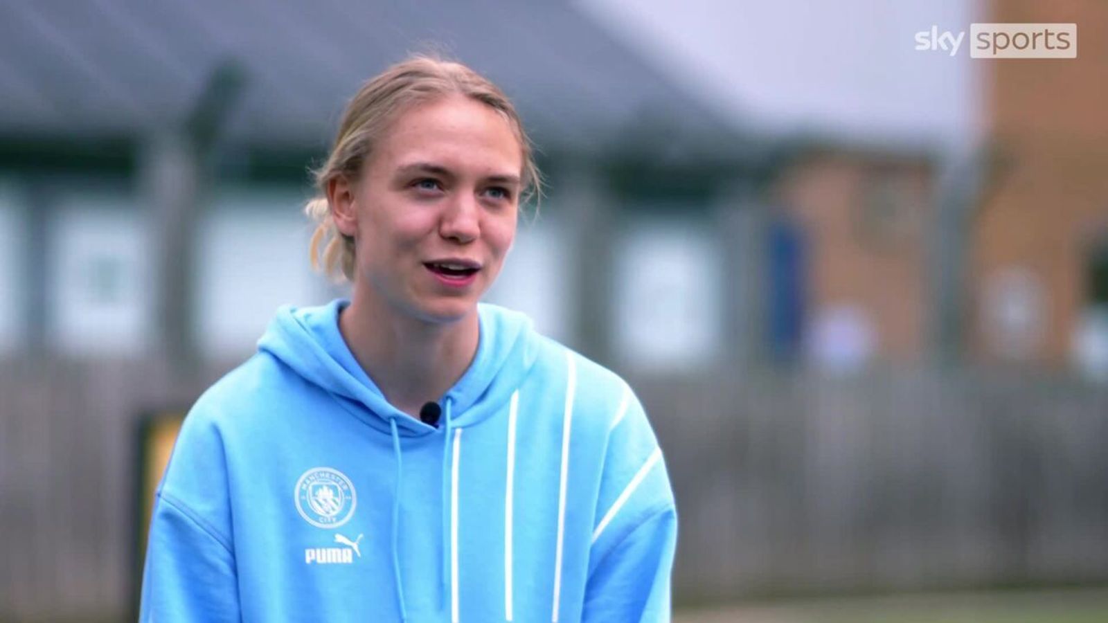 Inside The WSL visits Dogs Trust with Manchester City's Esme Morgan ...
